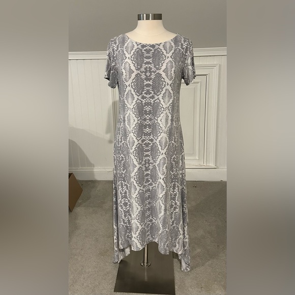 GAIAM | Dresses | Gaiam Snakeskin Print Dress | Poshmark